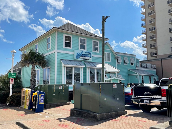 The turquoise building houses seafood treasures that taste like they jumped from ocean to plate, with minimal stops in between.
