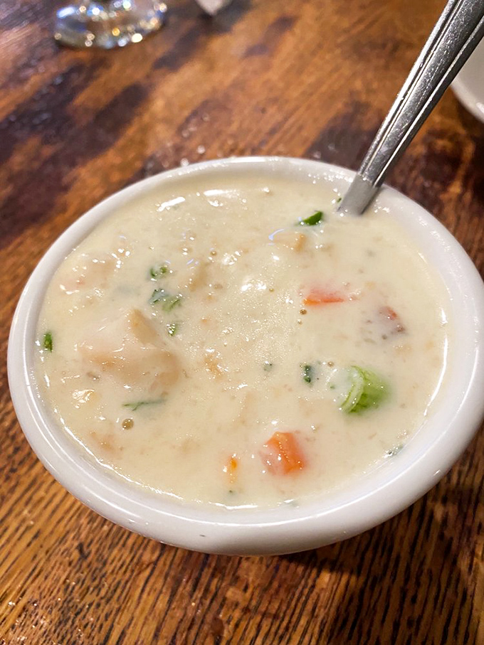 The legendary Company Chowder in all its glory. Chunks of vegetables and seafood swimming in a velvety sea that would make Neptune himself request seconds.
