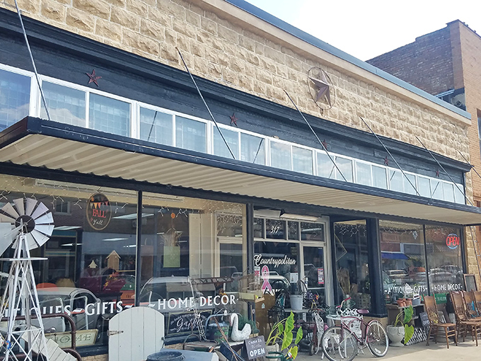 Countrypolitan's storefront is like a Pinterest board come to life&mdash;complete with vintage windmill and enough farmhouse chic to make Joanna Gaines do a double-take.