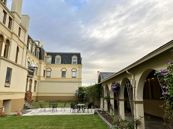 This courtyard could convince even the most dedicated homebody that outdoor dining was invented specifically for castle living.