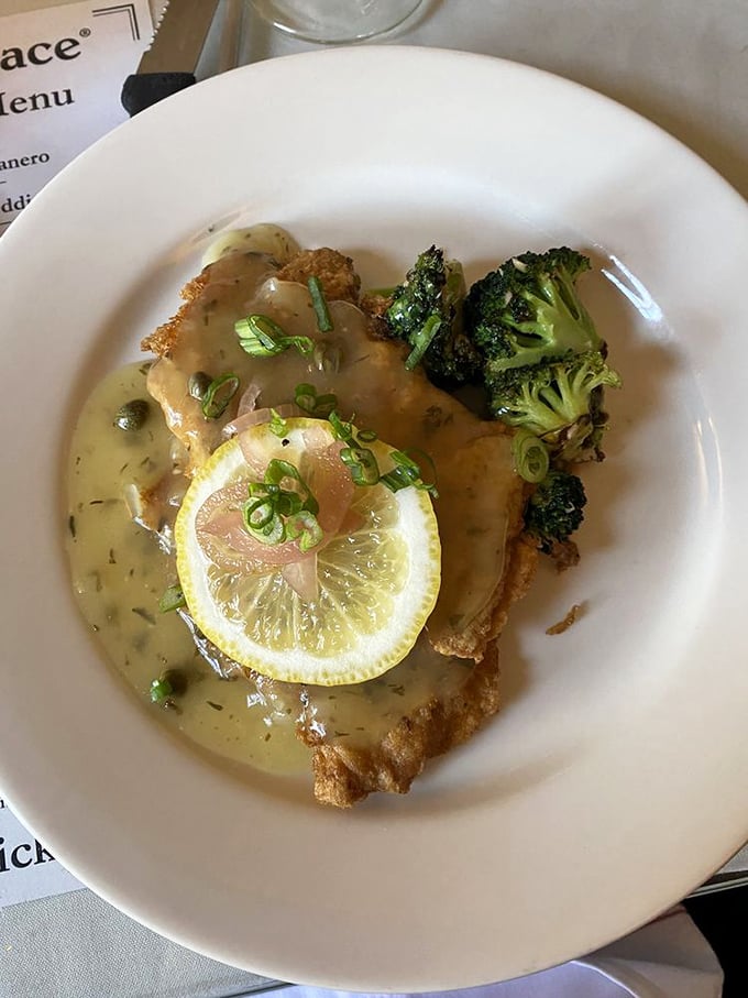 When a lemon slice is positioned with such care, you know you're in for a treat. The sauce alone deserves its own Instagram account.