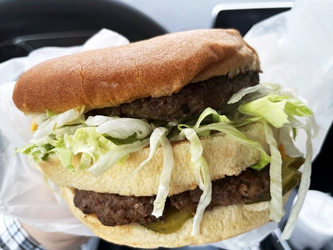 Simple yet magnificent: The classic burger with lettuce comes dressed for success. No fancy frills needed when the basics are this good.