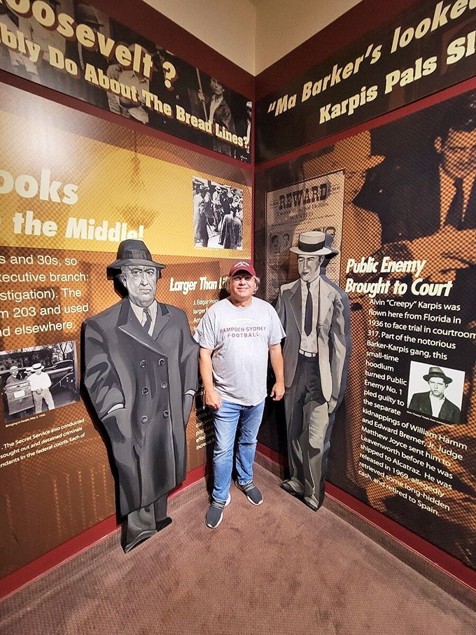 The gangster exhibit lets you stand shoulder-to-shoulder with the notorious figures who once stood trial in these very halls.