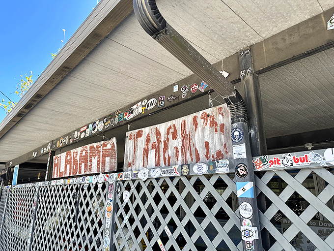 Alabama Jack's looks like it was assembled after a hurricane with whatever washed ashore. The food tastes like it came from heaven.
