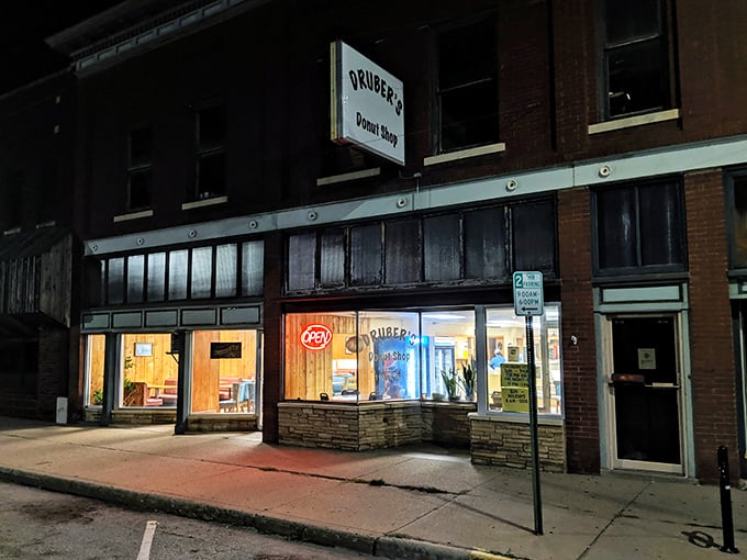 Druber's after dark is a small-town thriller&mdash;starring you, mysterious strangers, and donuts worth driving across county lines for.