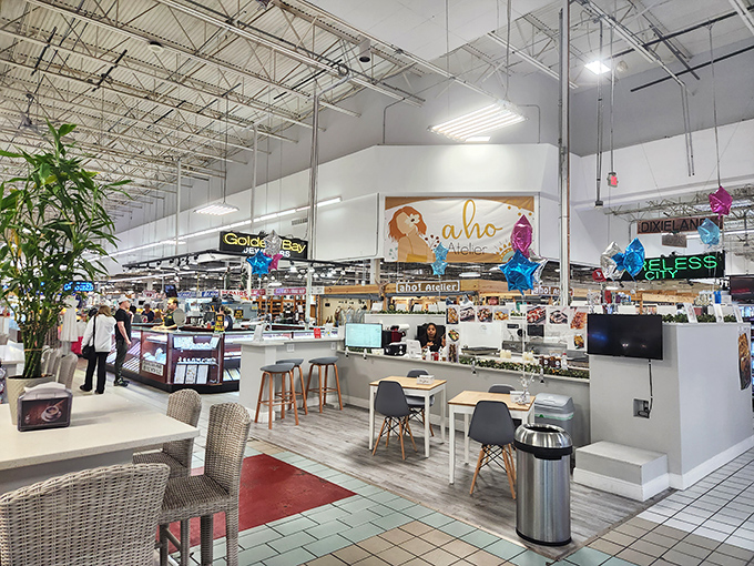 Mall meets marketplace in style! Festival's modern approach to flea marketing means comfort without sacrificing the thrill of the find.