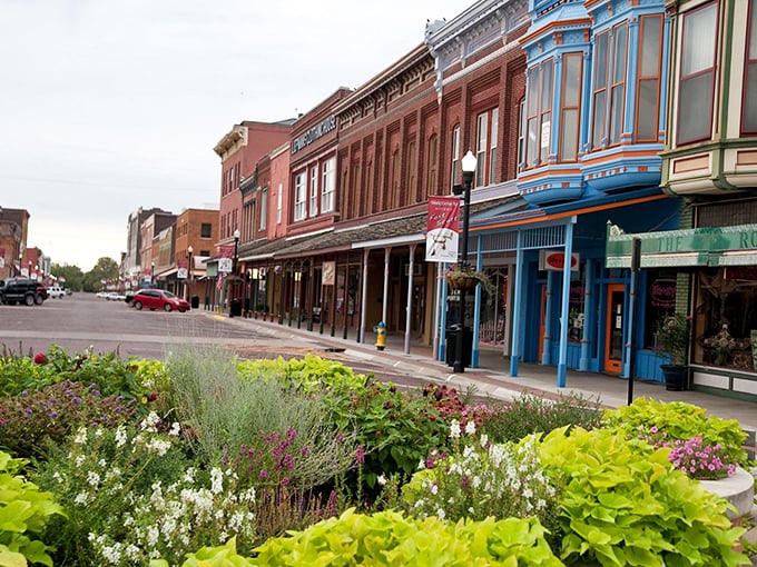 Fort Scott's historic downtown could double as a Norman Rockwell painting&mdash;one where the subjects can actually afford to live comfortably on retirement benefits.