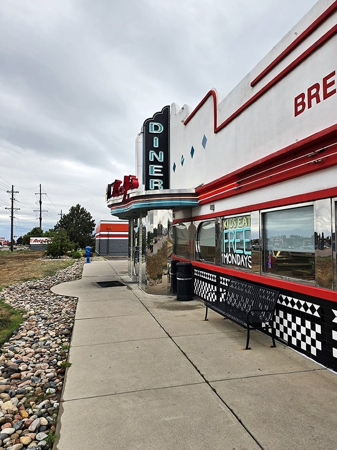 Gunther Toody's chrome-clad entrance is like the pearly gates of diner heaven &ndash; if heaven served perfect patty melts and hand-spun malts.