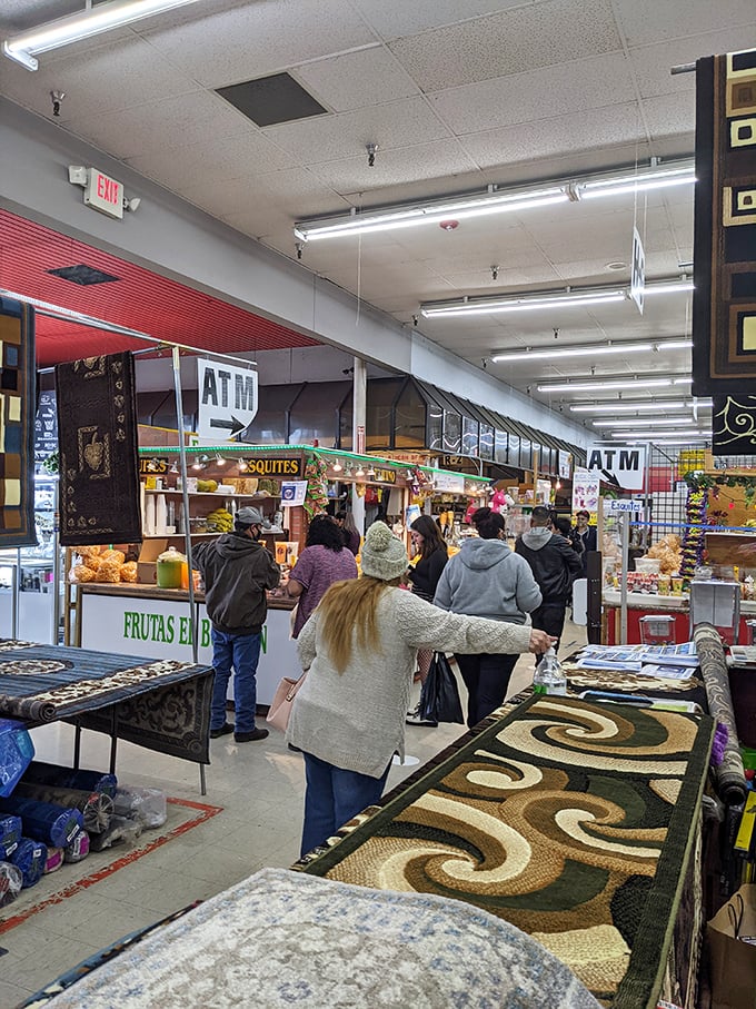 La Pulga Fantástica's accessory heaven would make even Marie Kondo lose her minimalist resolve. Everything here sparks joy!