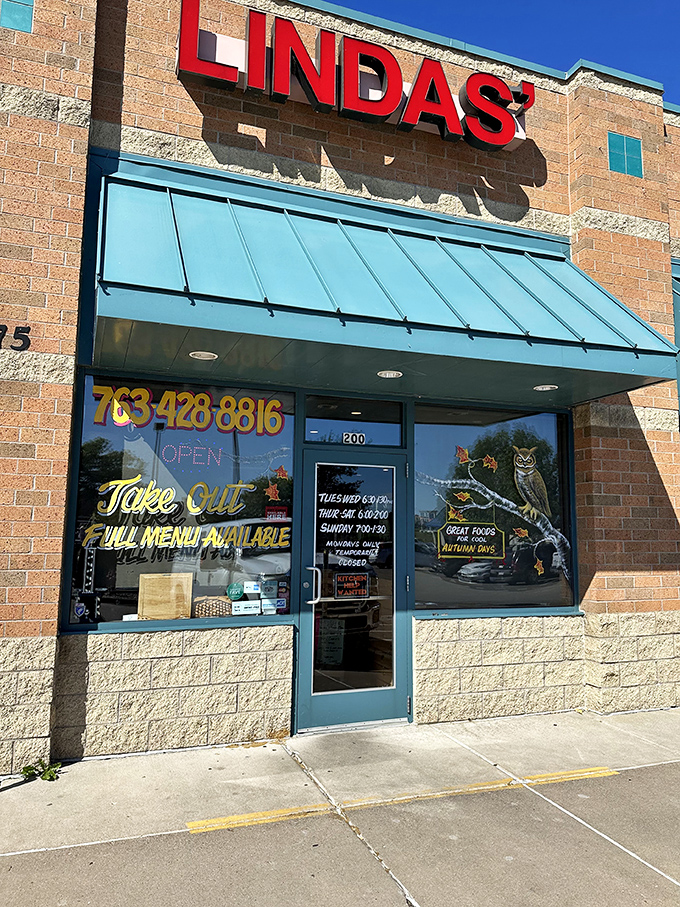 Lindas' Cafe: Behind that unassuming brick facade lies a breakfast wonderland where the coffee's always hot and the welcome's always warmer.