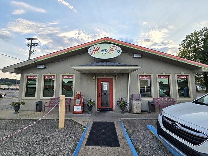 Mary B's cheerful exterior is like a 1950s postcard come to life. That pink sign might as well say "Calories Worth Every Bite!"