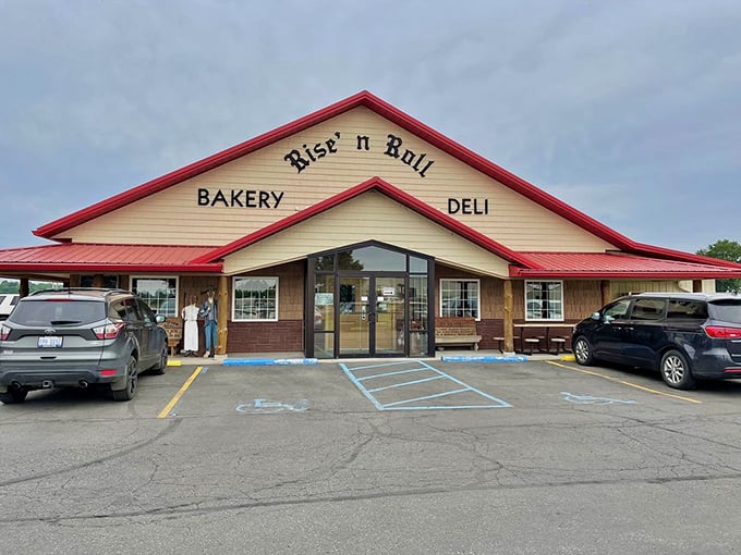 Rise'n Roll storefront: The name isn't just cute wordplay&mdash;it's a morning imperative. Rise, roll out of bed, and get here immediately.