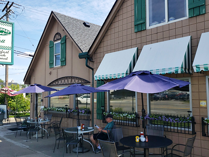 The Breakfast Club's cottage-style charm makes it look more like a fairy tale home than a diner. Expect a happily-ever-after for your appetite!