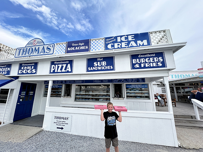 Thomas Donut Shop serves up vacation vibes with a side of sugar. Beach-adjacent dining doesn't get sweeter than this!