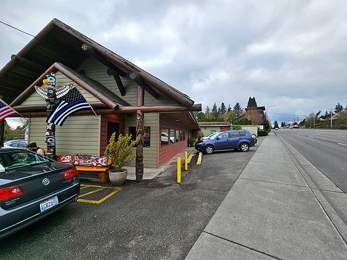 Northwest charm meets morning hunger at this Everett gem, where totems stand guard over some of the state's most satisfying breakfast platters.