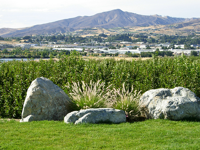 Wenatchee's waterfront offers a refreshing escape where the Columbia River meets perfectly manicured parks.