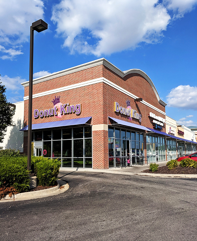 The corner location of Donut King means twice as many windows to fog up with your donut-craving breath on cold mornings.