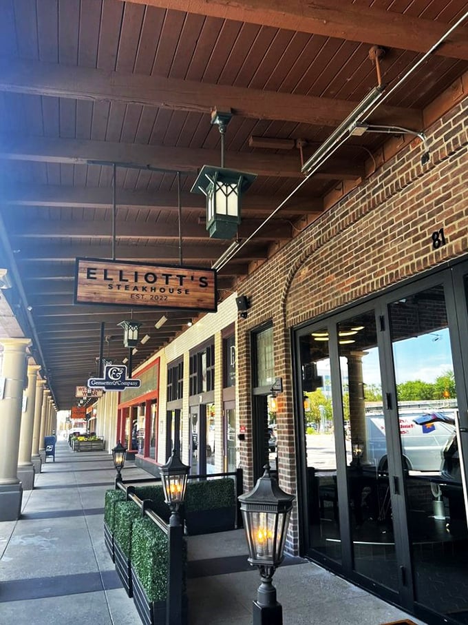 Wooden beams and warm lighting create Elliott's inviting atmosphere. The kind of place where "just one more bite" becomes your evening mantra.