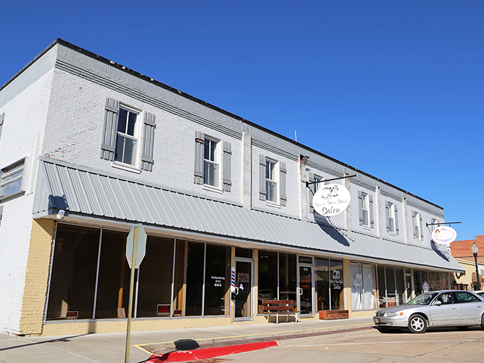 The heart of Gothenburg beats with small-town rhythm and budget-friendly charm. Those historic buildings have witnessed generations of good living!