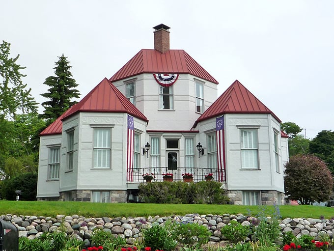 The tree-lined streets of Harbor Springs offer shade in summer and a masterclass in how Michigan does autumn&mdash;with colors that would make a box of crayons jealous.