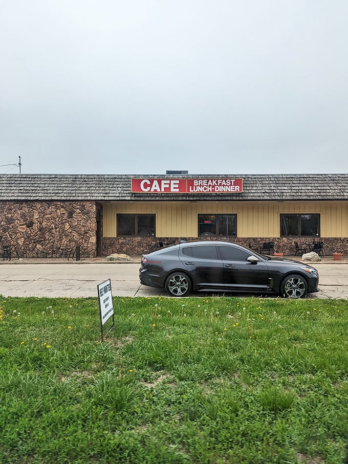 Simple stone exterior, straightforward signage&mdash;Hi-Way Diner doesn't waste energy on frills when there are hash browns to perfect.