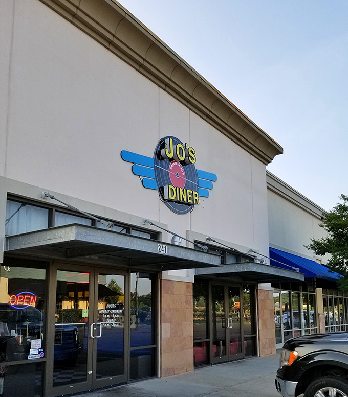 Classic diner style with a side of 1950s charm! This Flowood favorite serves up comfort food that would make the Fonz give two thumbs up. 