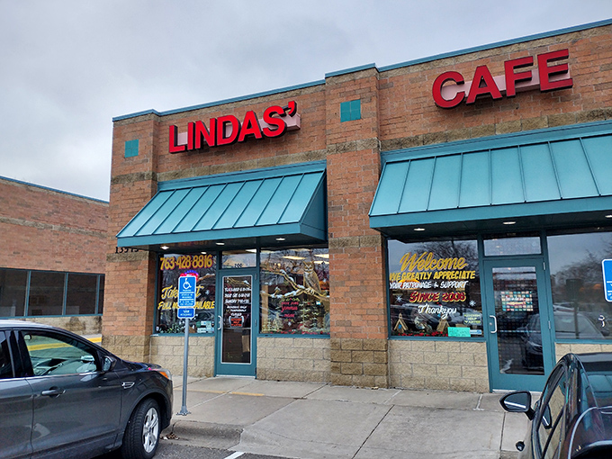 Lindas' Cafe: That blue awning isn't just for show&mdash;it's marking the spot where comfort food reaches art form status in Rogers.