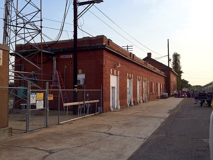 Brick buildings with character to spare. Longview's downtown has the well-worn comfort of your favorite pair of boots.