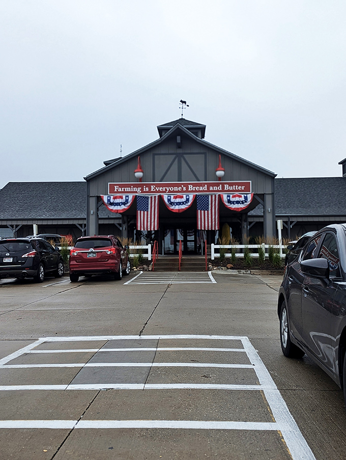 "Farming is Everyone's Bread and Butter" &ndash; this barn-like restaurant celebrates Iowa's agricultural heritage one pancake at a time.