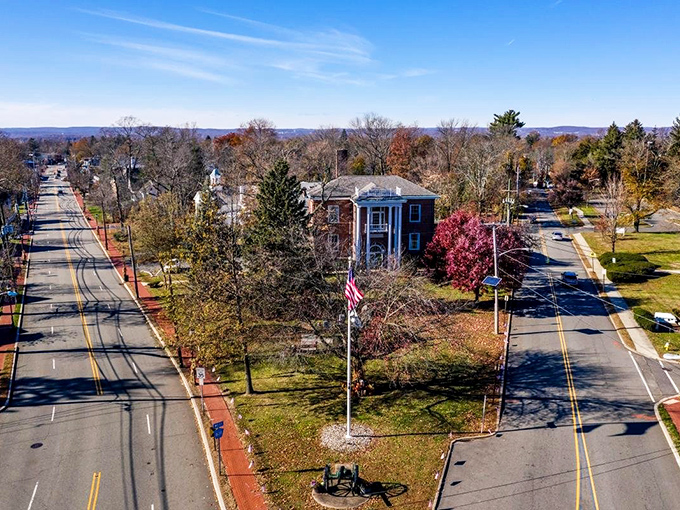 Tree-lined streets and brick-paved sidewalks make Roseland feel like a movie set for "Affordable Retirement: The Sequel."