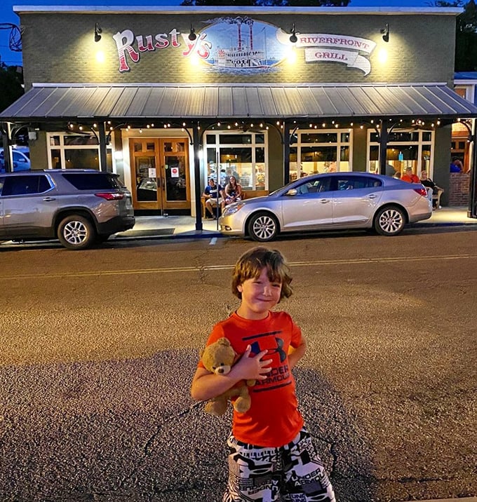 Evening lights make Rusty's glow like a beacon for steak lovers &ndash; a Mississippi must-visit when the sun goes down. 