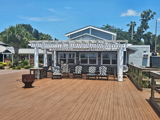 The "fish camp" vibe at Skipper's isn't manufactured nostalgia&mdash;it's the real deal, just like their wild Georgia shrimp. 