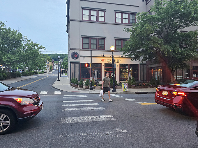 Sidewalk dining with a view &ndash; because great steak deserves fresh air and people-watching opportunities.