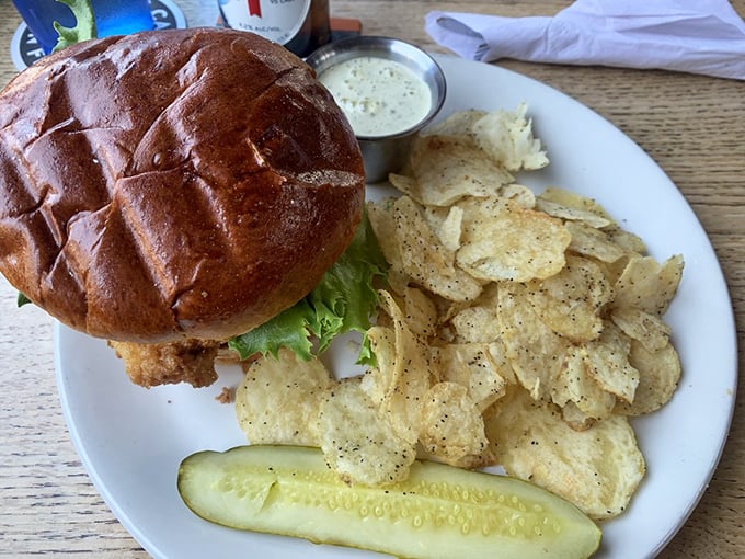 This sandwich has achieved what politicians can't&mdash;bringing perfect harmony between crispy exterior and tender interior, with no partisan bickering.