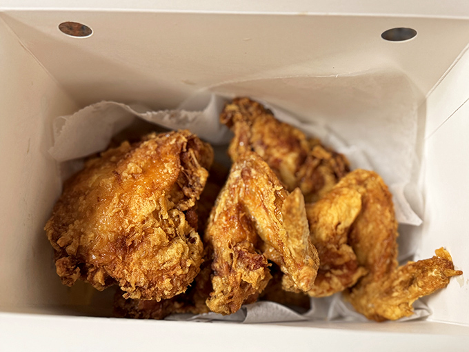 To-go boxes from Lettie's should come with a warning: "Opening this in public may attract strangers asking where you got that heavenly-smelling chicken."