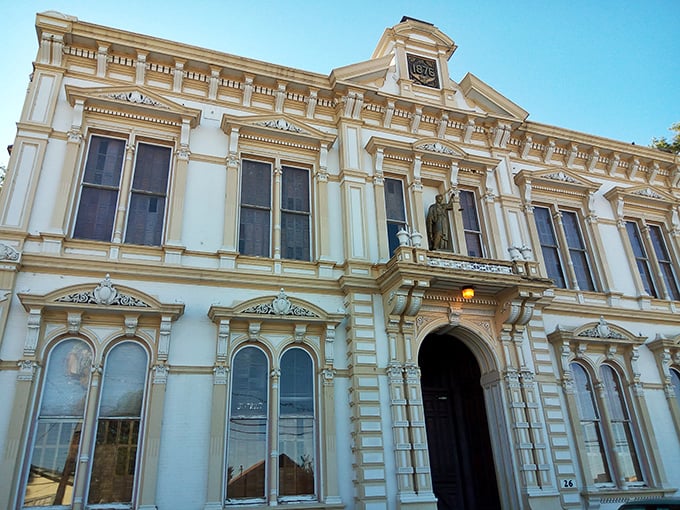 The Storey County Courthouse's elegant fa&ccedil;ade has witnessed over 150 years of frontier justice, mining disputes, and the occasional shotgun wedding.