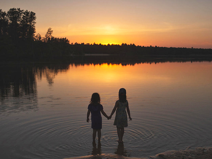 Summer concerts at Phoenix Park bring the community together like a family reunion where everyone actually gets along. Music, sunshine, and not a bad seat in the house. 
