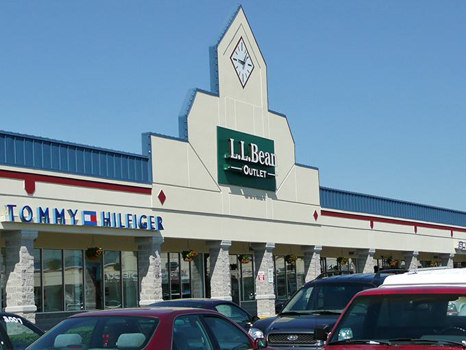 Architectural harmony at Tommy Hilfiger and L.L.Bean. Two American classics sharing real estate like the fashion equivalent of peanut butter and jelly.