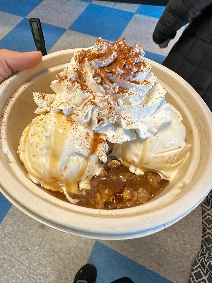 Apple crisp meets vanilla ice cream in a warm-cold romance that would make Nicholas Sparks reach for a spoon instead of a pen. 