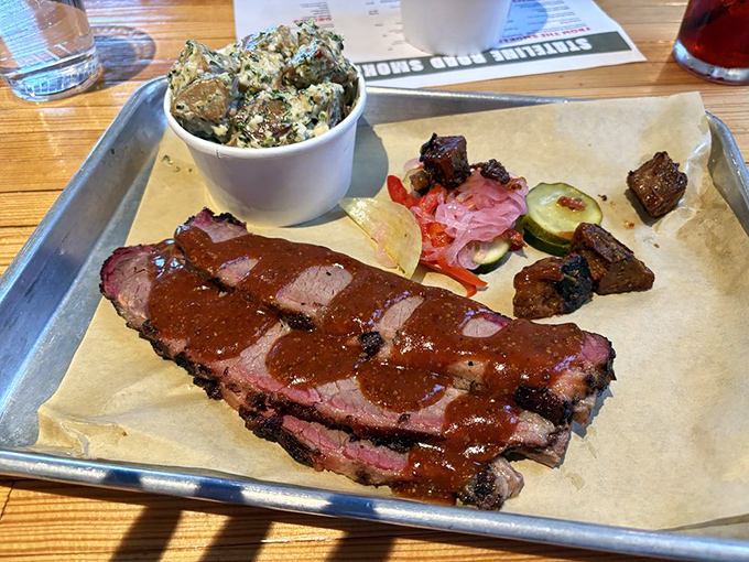 A brisket platter that makes you want to cancel your other dinner plans for the week. Why dilute perfection?