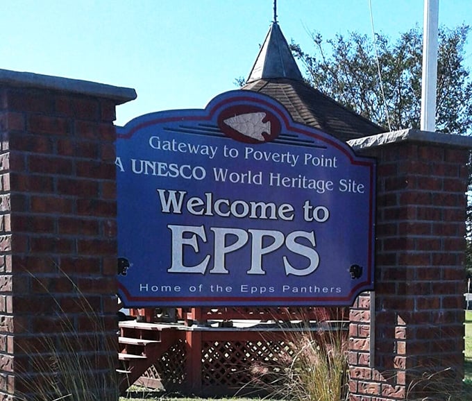 Epps proudly announces itself as the gateway to Poverty Point &ndash; but your Social Security check will feel anything but poor here!
