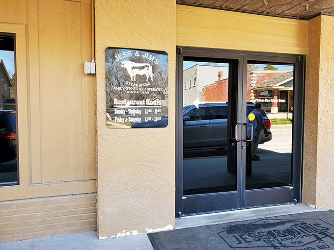 That modest exterior keeps the secret: inside awaits beef so good it should have its own Kansas City jazz soundtrack.