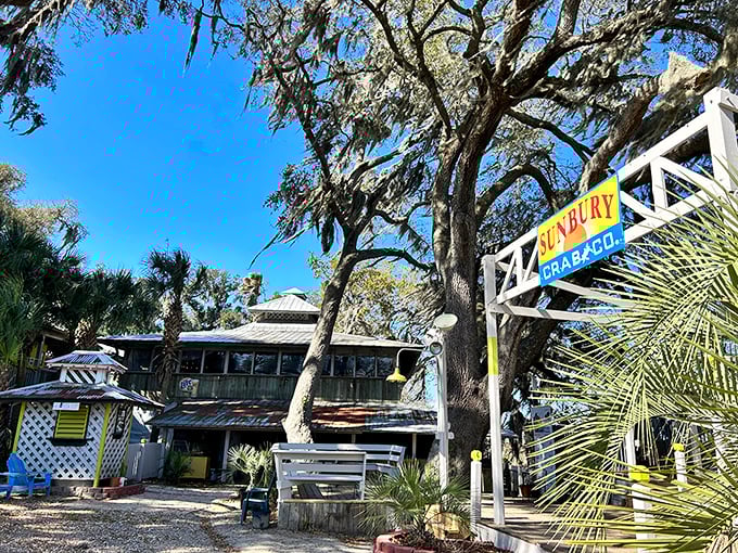 Sunbury Crab Company's covered dock entrance isn't just a walkway&mdash;it's your first hint that you've discovered something special. 