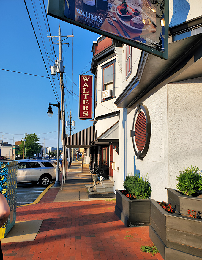 Walter's vertical sign stands like an exclamation mark on the street&mdash;appropriate for steaks that'll make you say "Wow!" with every bite.