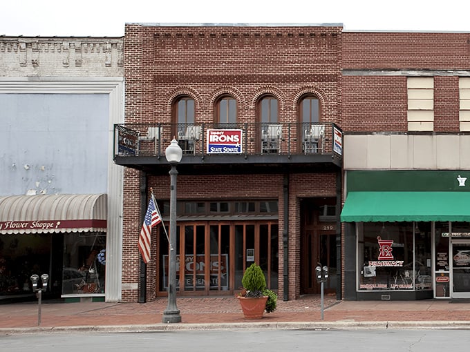 Sunset casts a golden glow on Florence's downtown district. Where retirement dollars stretch further than you ever imagined.