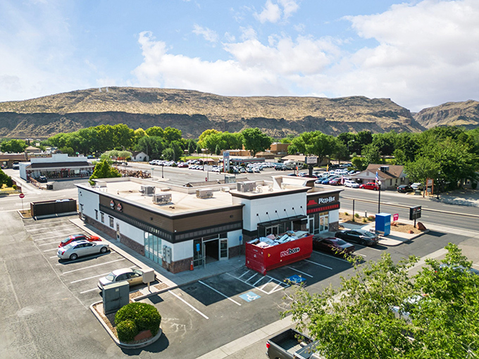 In Hurricane, even the Pizza Hut gets a majestic backdrop&mdash;fast food with five-star views is just how they roll here.