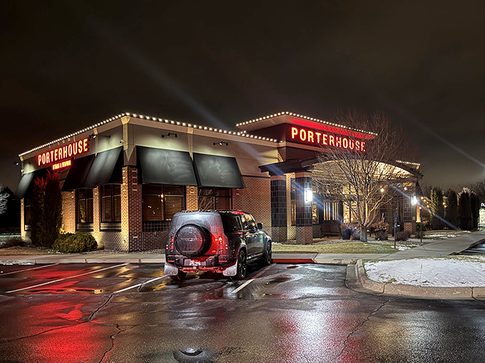 PORTERHOUSE after dark looks like the answer to "where should we go to celebrate absolutely anything?" Surf and turf paradise awaits within.