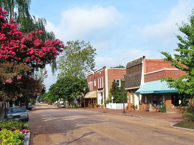 Smithfield's brick-lined streets invite you to trade your hurried pace for leisurely window shopping and impromptu conversations.
