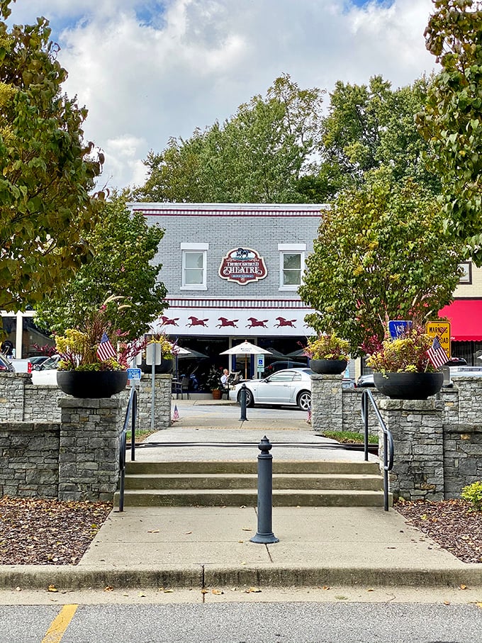 Not every small town has its own theater! The Thoroughbred Theatre's brick fa&ccedil;ade and equine motif perfectly capture Midway's dual personality.