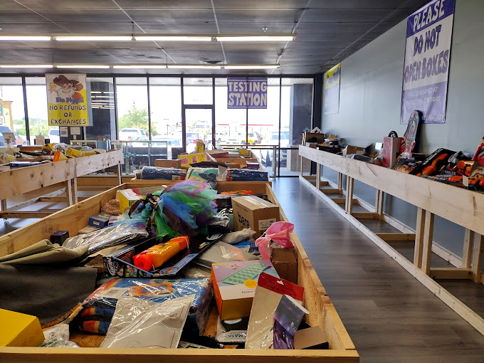 Toy bins that would make any grandparent the family hero. Christmas shopping that won't require a second mortgage.